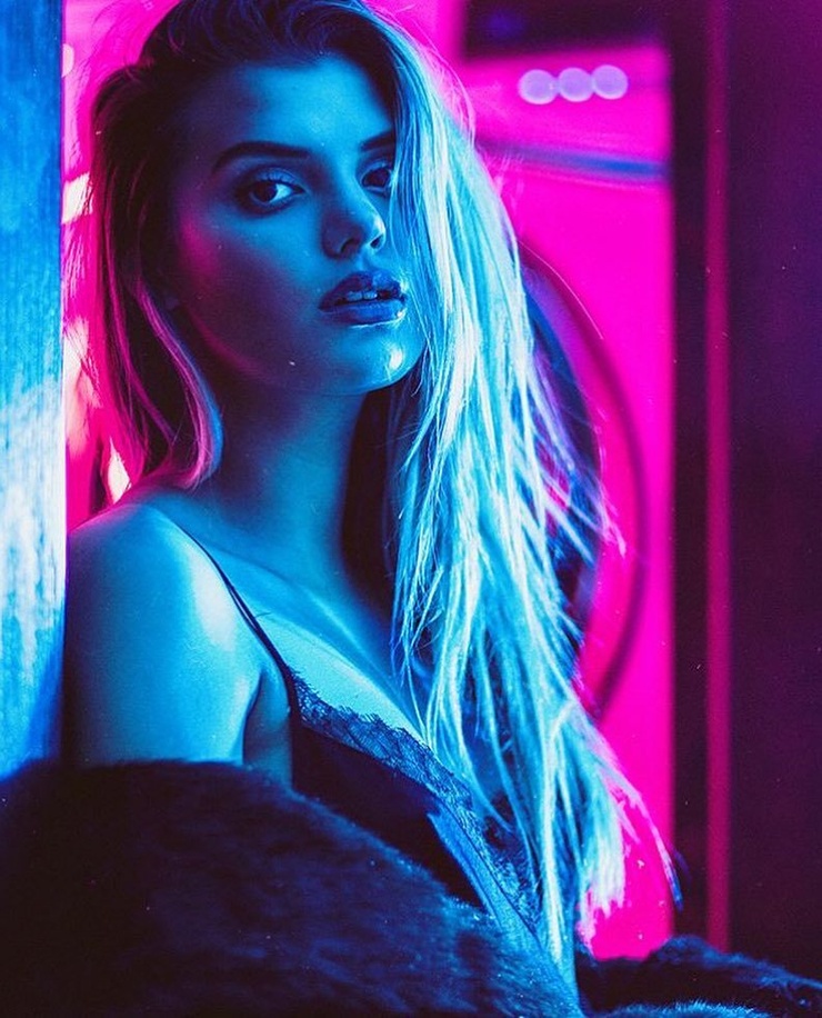 Alissa Violet image