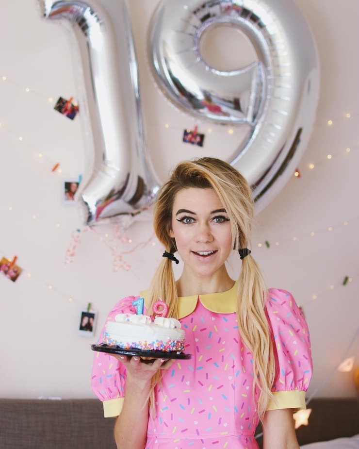 Jessie Paege picture