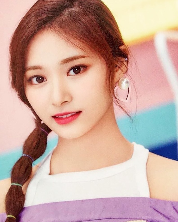 Picture of Chou Tzu-yu (Tzuyu)