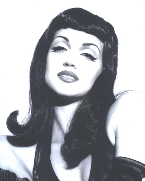 Picture of Elena Lyons