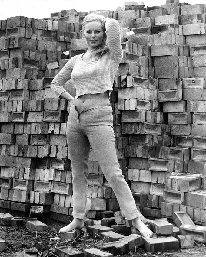 Veronica Carlson