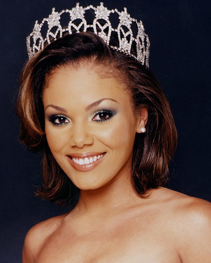 Picture of Lynnette Cole