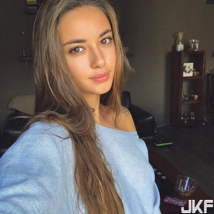 Axelle Pruneaux image