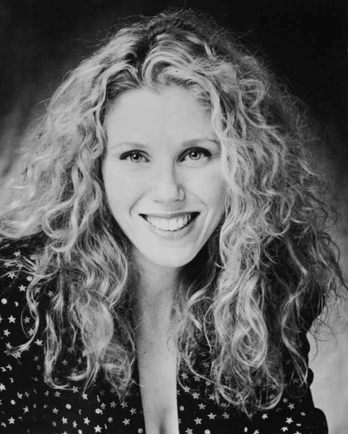Picture of Claudia Lonow