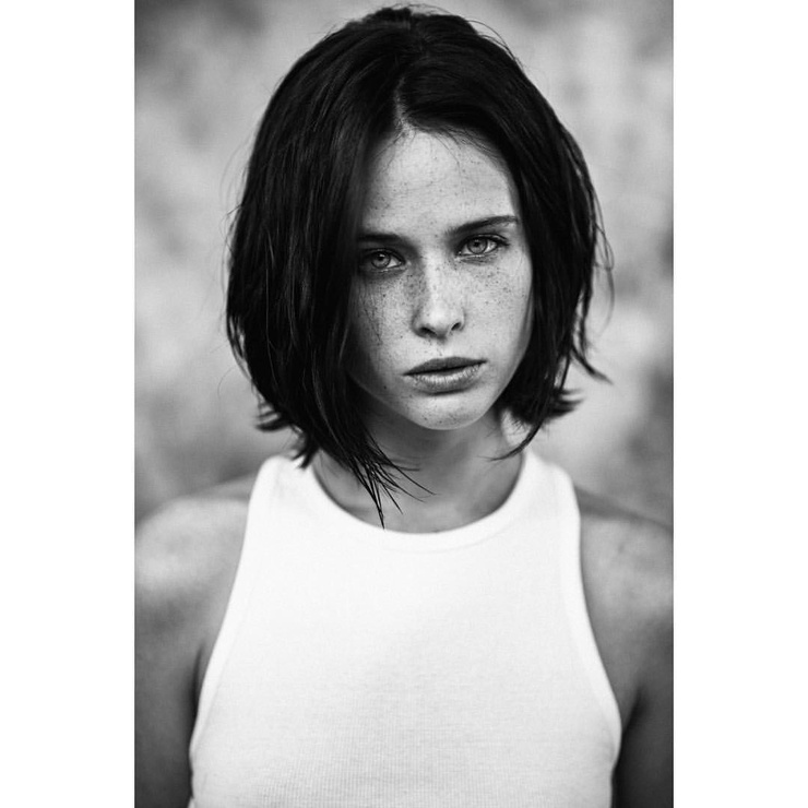 Chloé François black And White