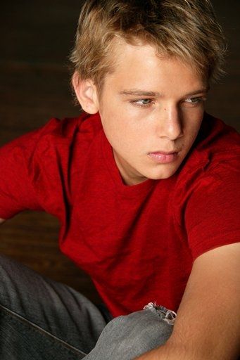 Picture of Max Thieriot