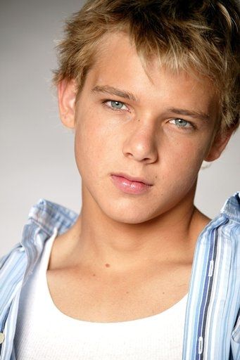 Picture of Max Thieriot