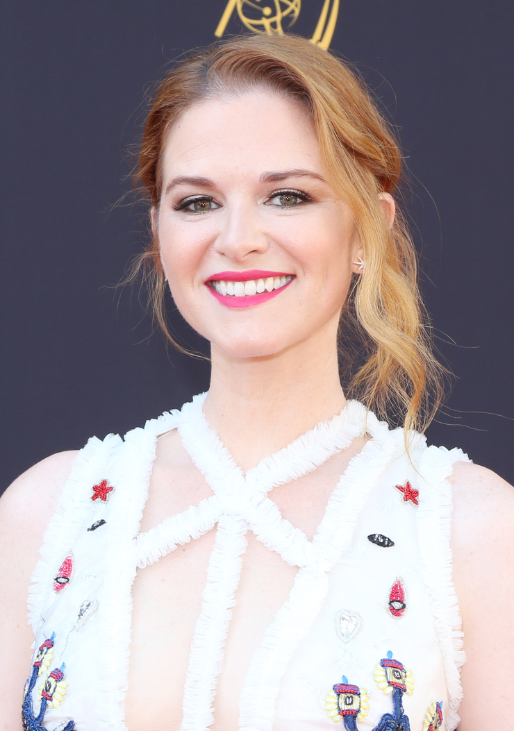 Picture of Sarah Drew