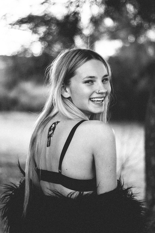 Summer Ferguson picture