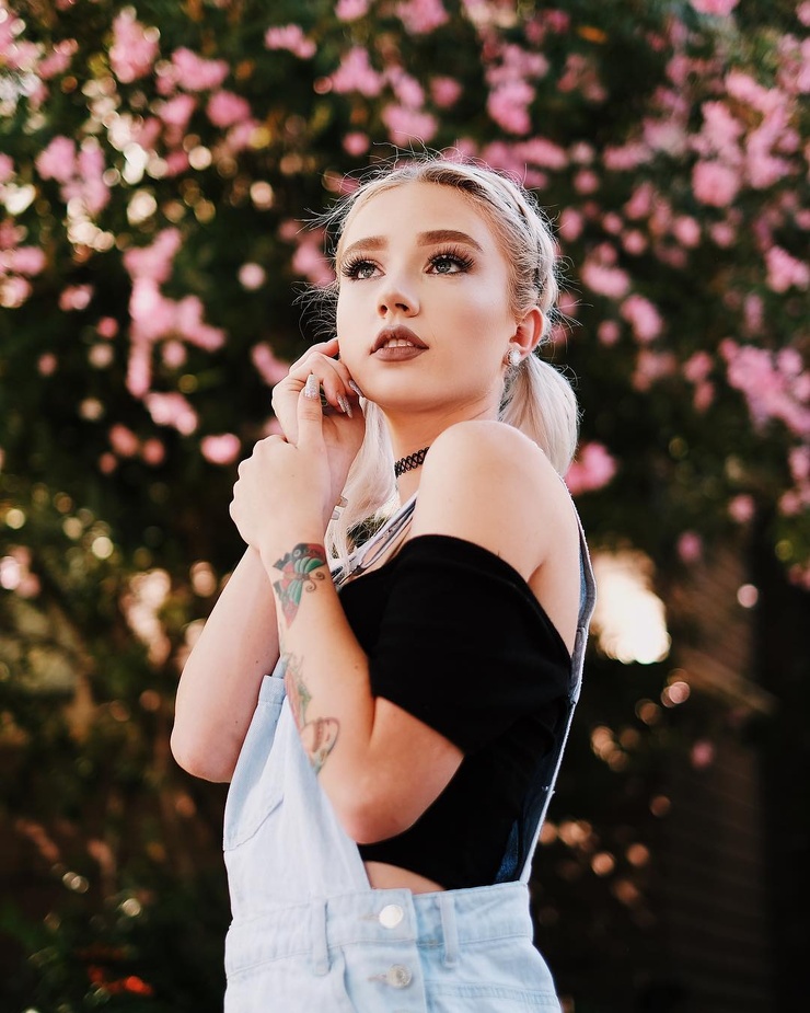 Picture of April Jayne