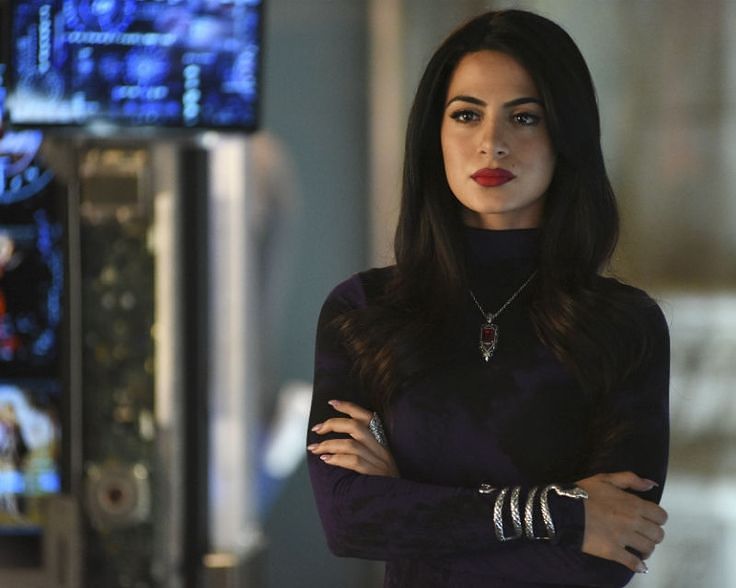 Picture of Isabelle Lightwood (Emeraude Toubia)