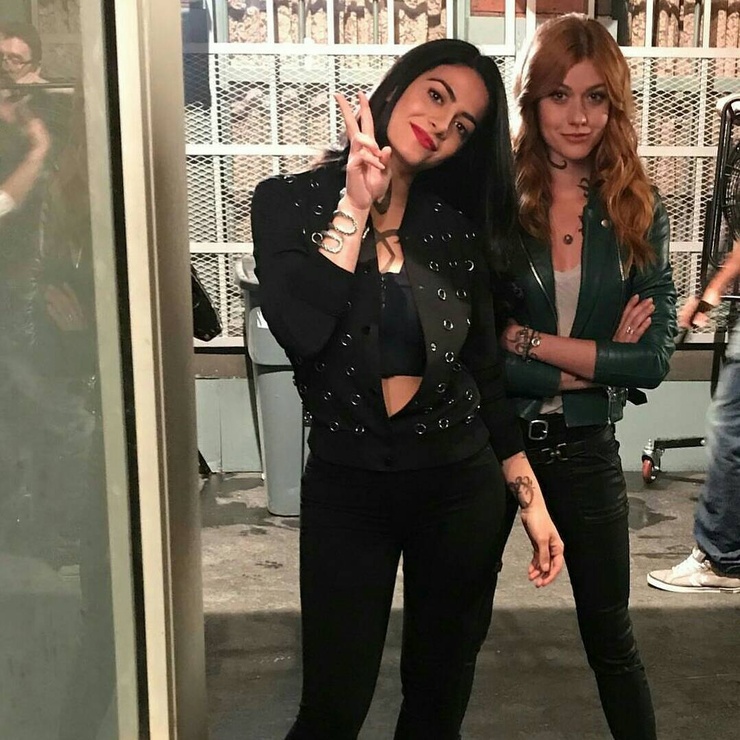 Picture of Isabelle Lightwood (Emeraude Toubia)