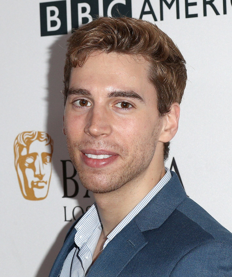 Jordan Gavaris picture