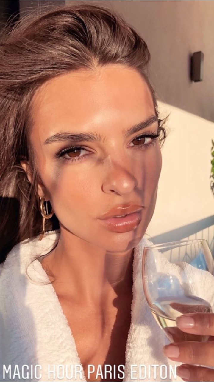 Picture of Emily Ratajkowski