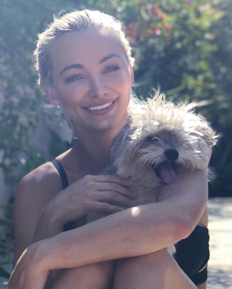 Picture of Lindsey Pelas