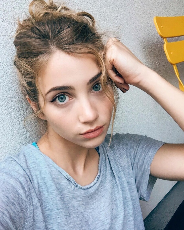 Picture of Emily Rudd