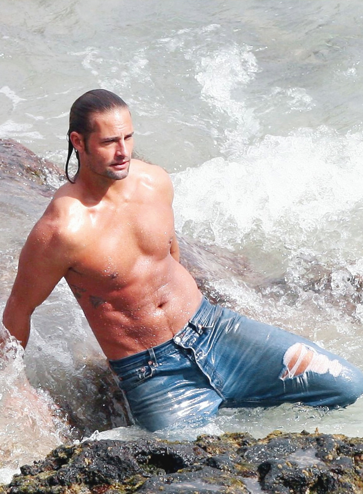 Picture of Josh Holloway