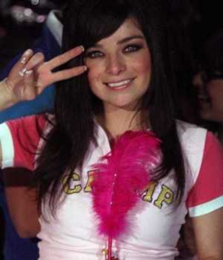 Violeta Isfel picture