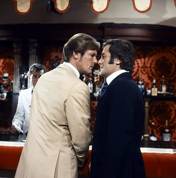 Roger Moore, Tony Curtis