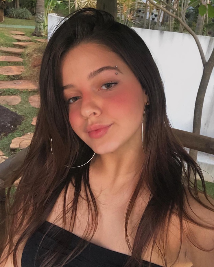 Picture of Isa Longwell