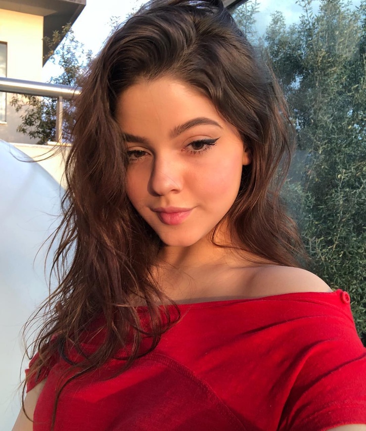 Picture of Isa Longwell