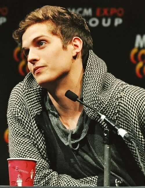 Picture of Daniel Sharman