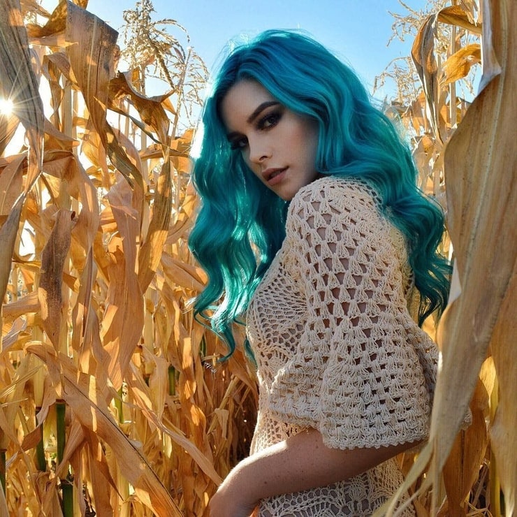 Lauren Calaway image