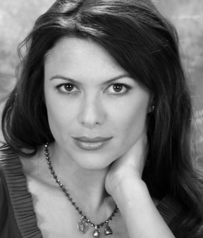 Picture of Kari Wuhrer