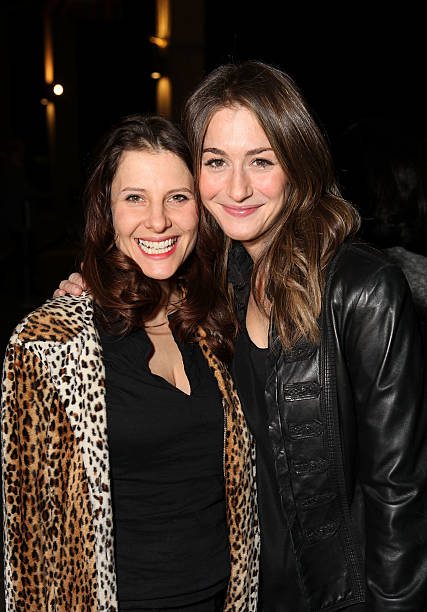 Mia Barron, Kat Foster