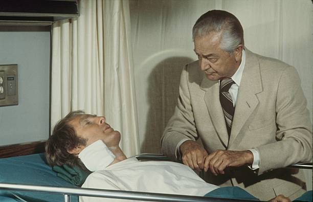 Jon Cypher, Robert Young