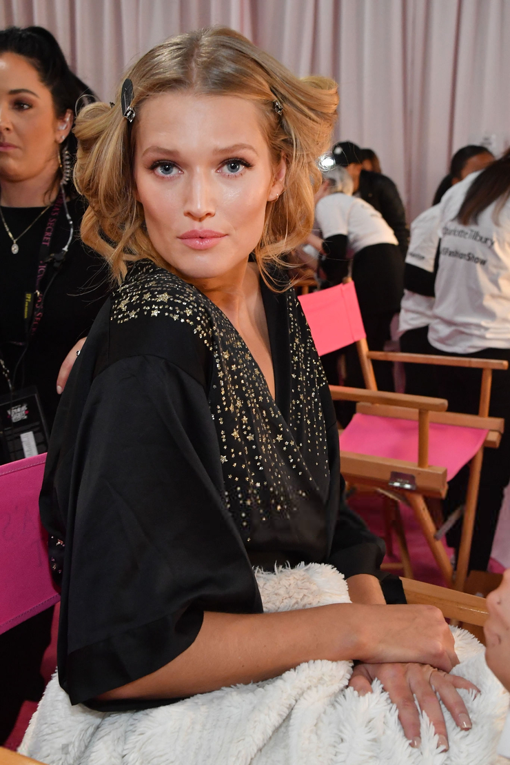 Picture of Toni Garrn