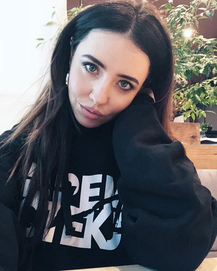 Nadya Dorofeeva picture