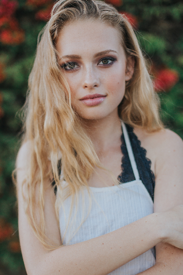 Cari Flowers picture