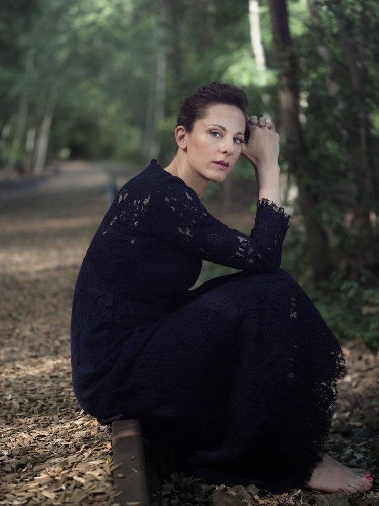 Julia Eder image