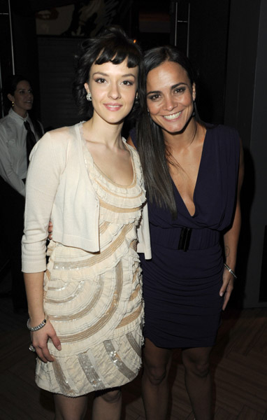 Picture of Alice Braga