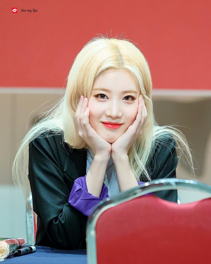 Kim Lip image
