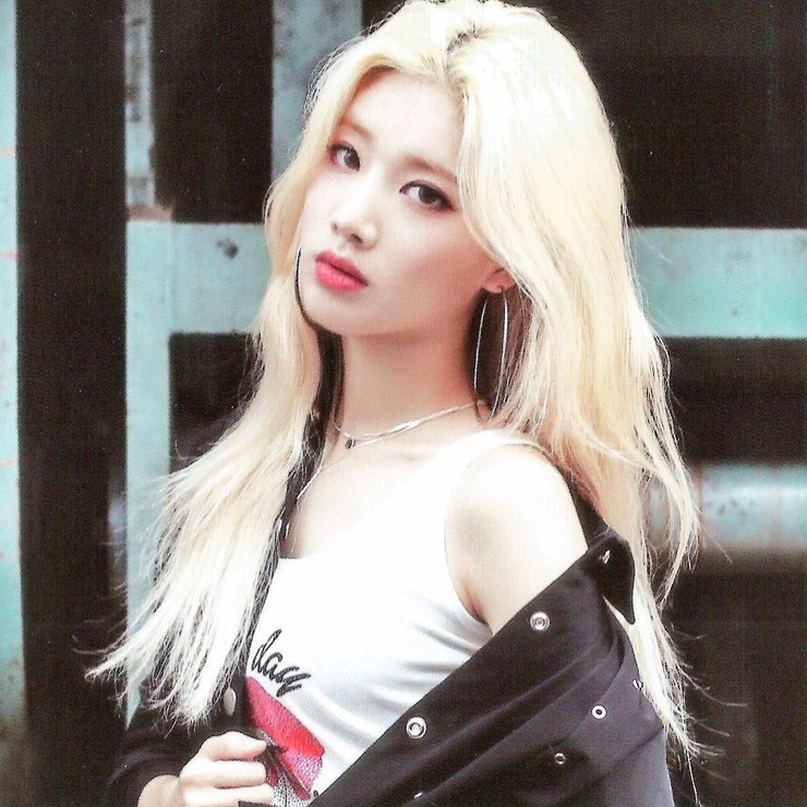 Image of Kim Lip
