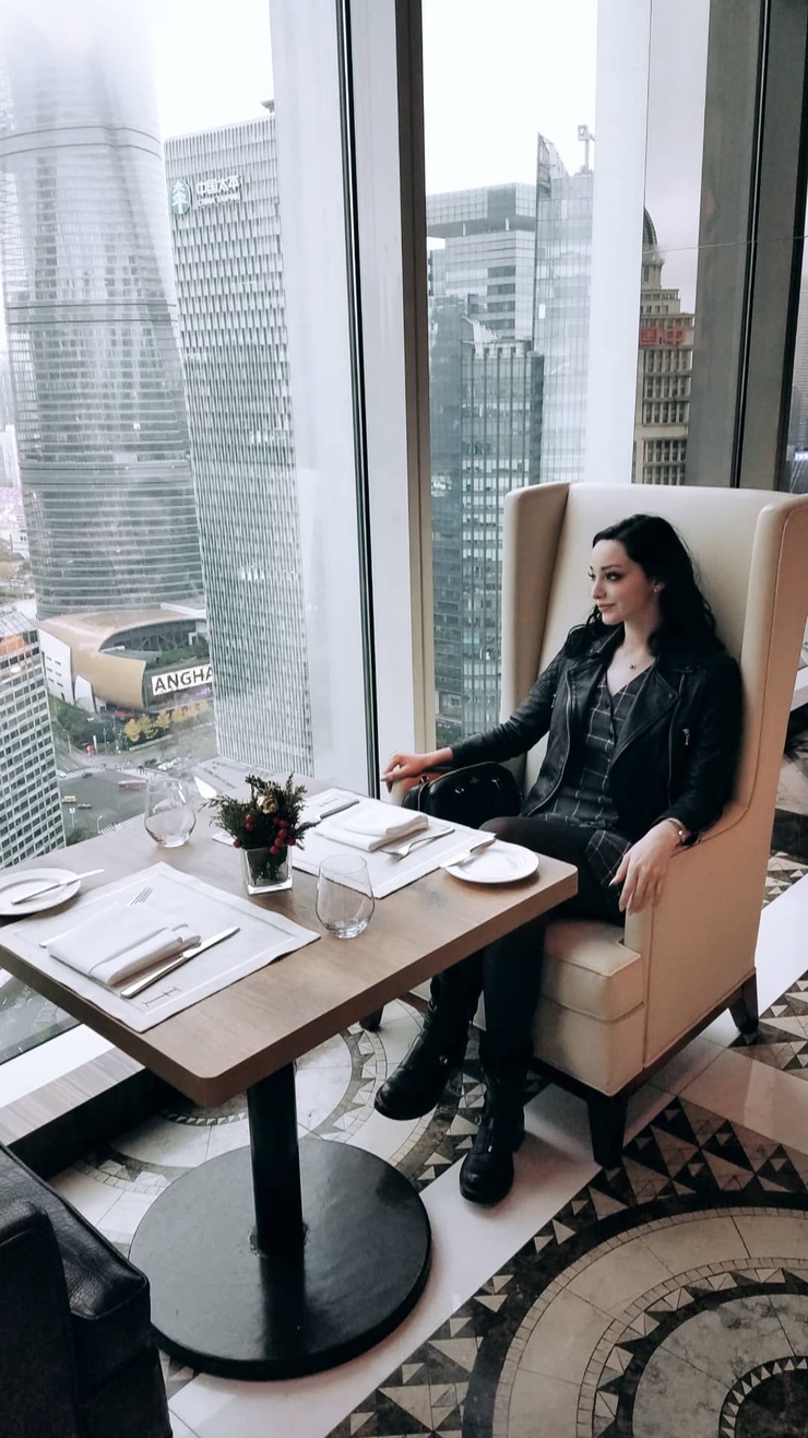 Emma Dumont picture
