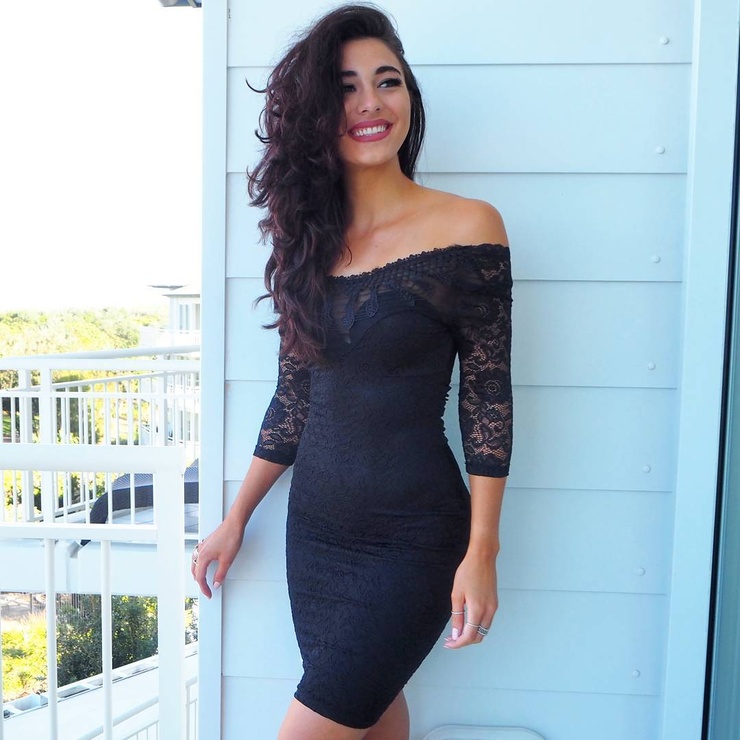 Picture of Danielle Robertson