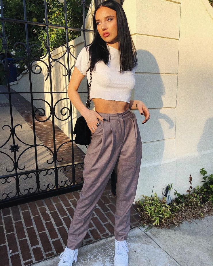 Genelle Seldon image