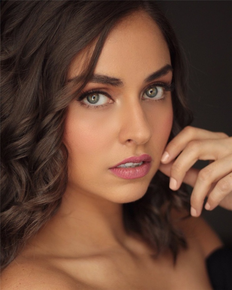 Picture of Claudia Martín