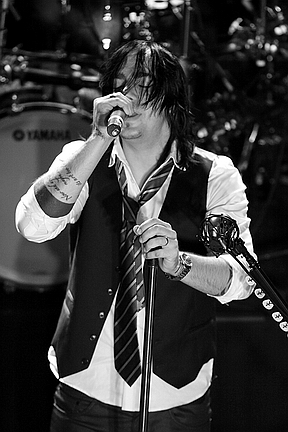 Picture of Adam Gontier