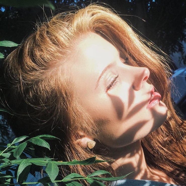 Elley V Peart picture