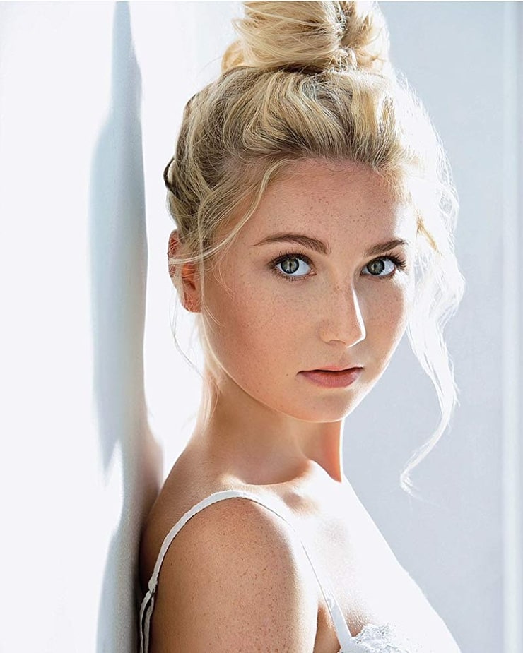 Picture of Keely Cat Wells