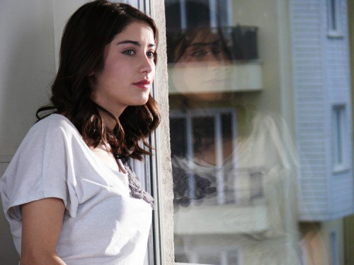 Picture of Hazal Kaya