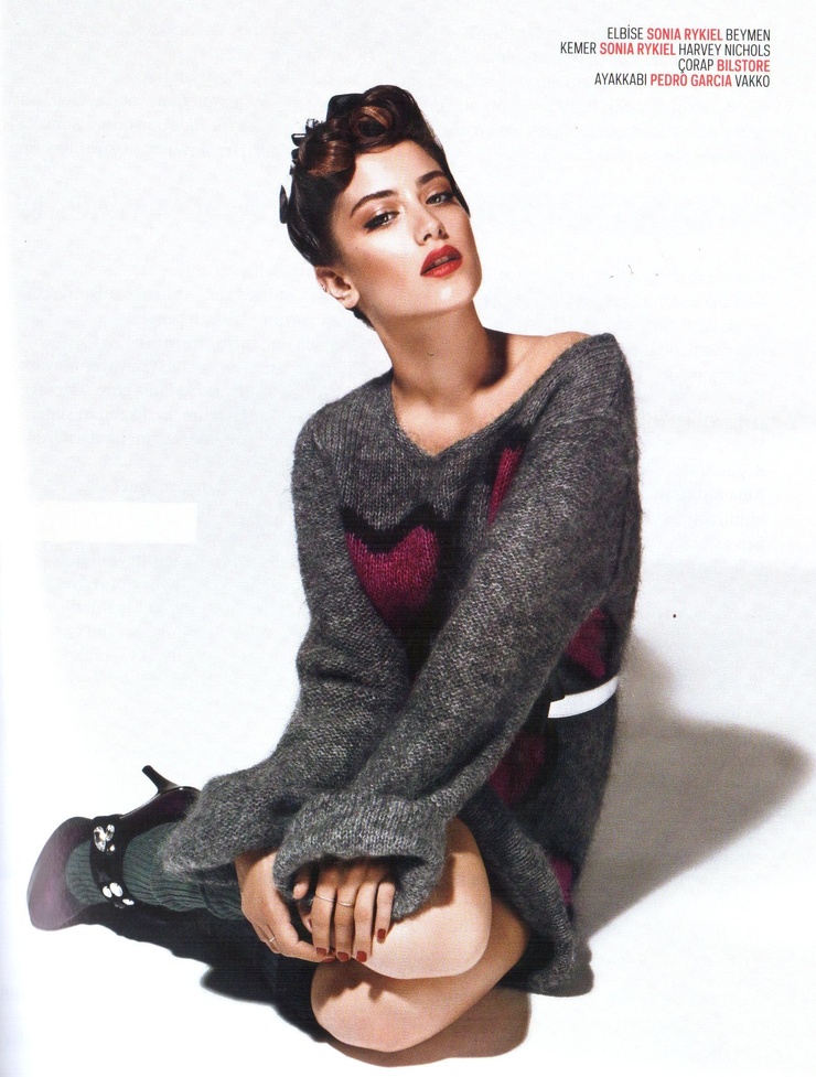 Picture of Hazal Kaya