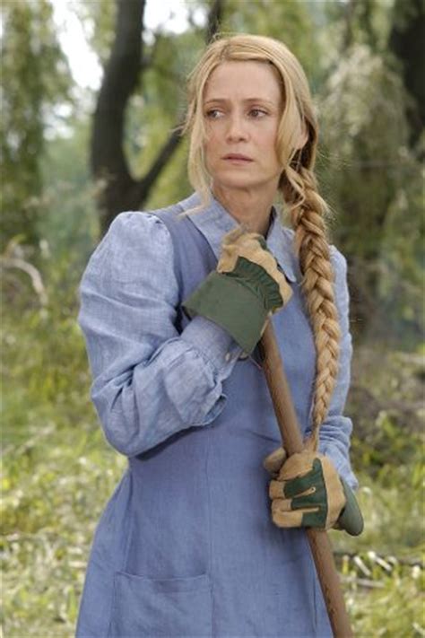 Picture of Kelly Rowan