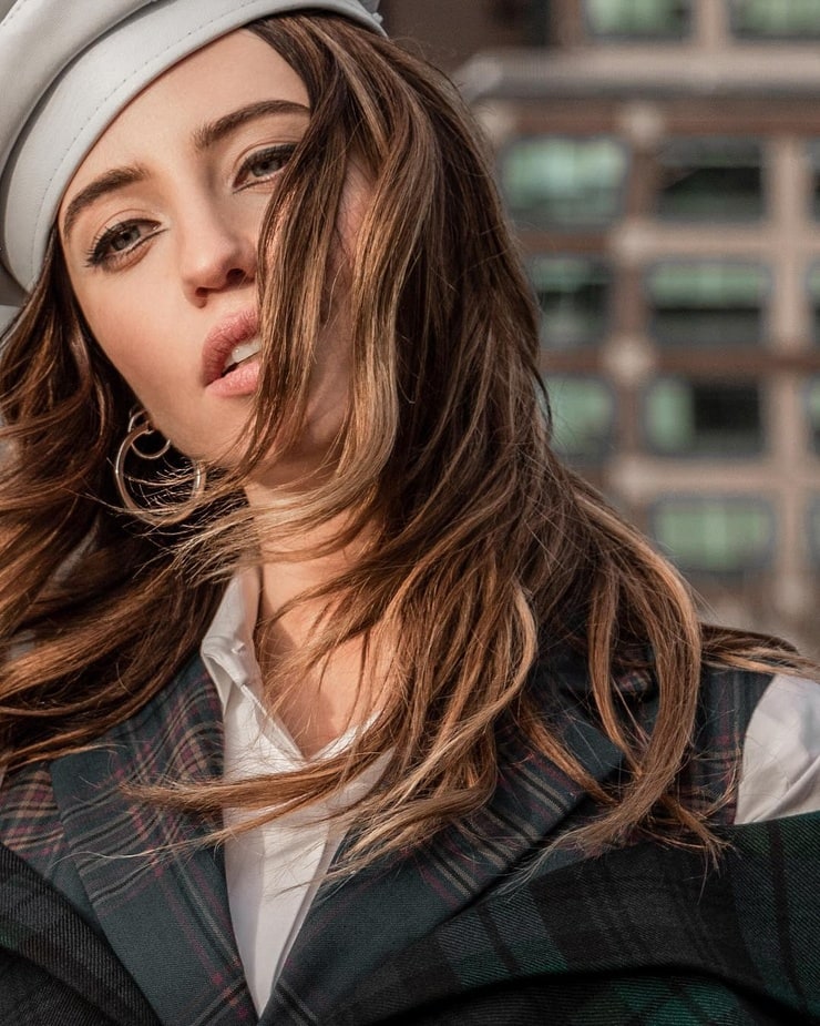 Nadya Dorofeeva picture