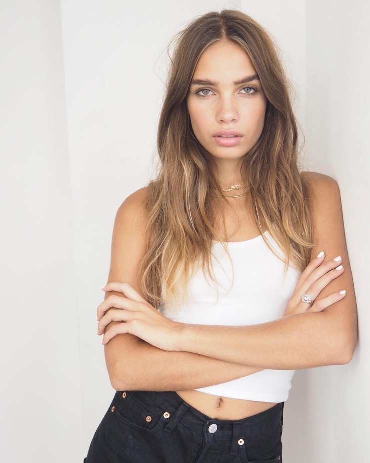 Picture of Hana Cross