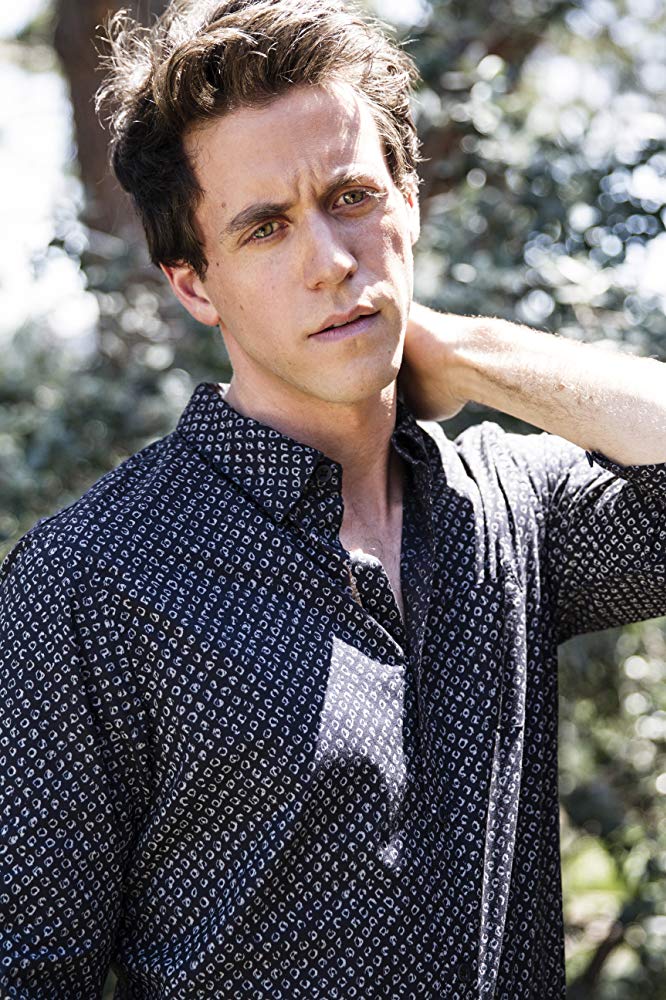 Picture of Ashley Zukerman